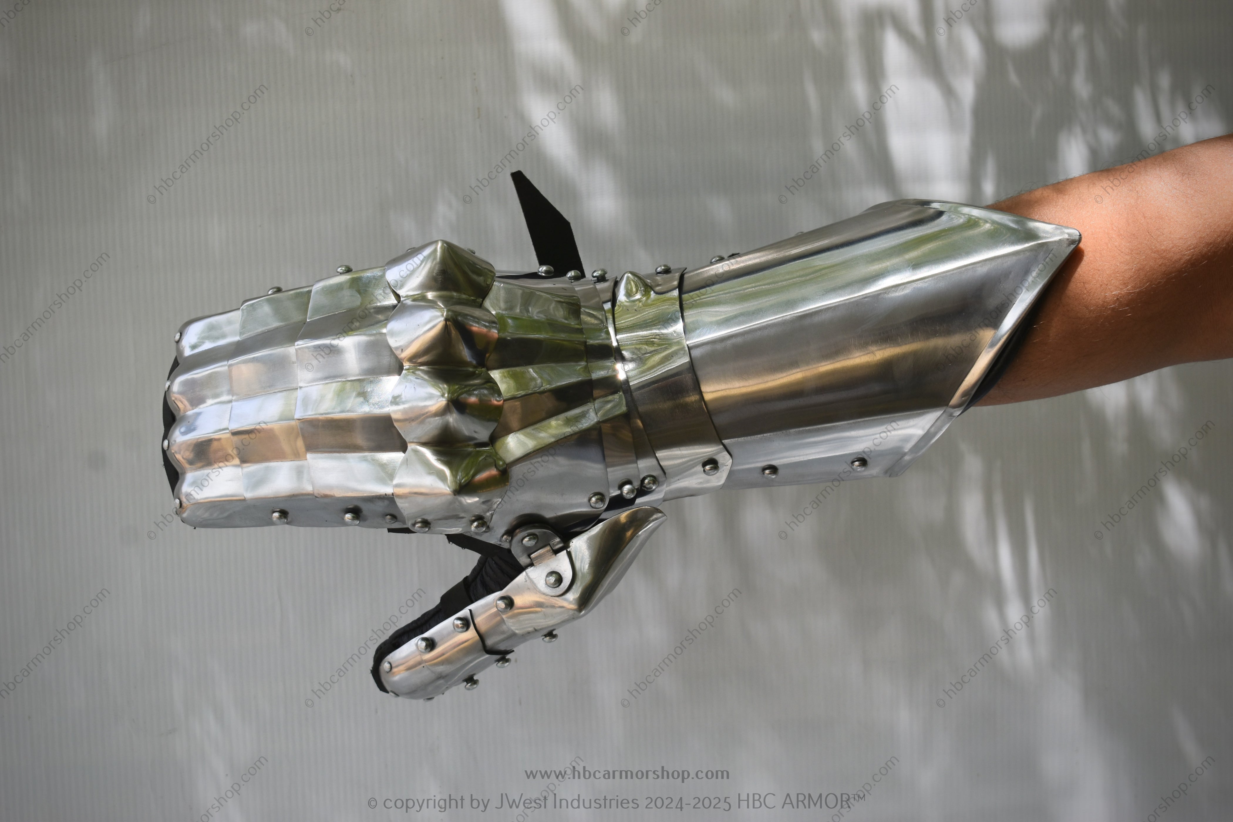 Gothic Augsburg Mitten Armour Hand Gauntlet — HBC Armor Shop