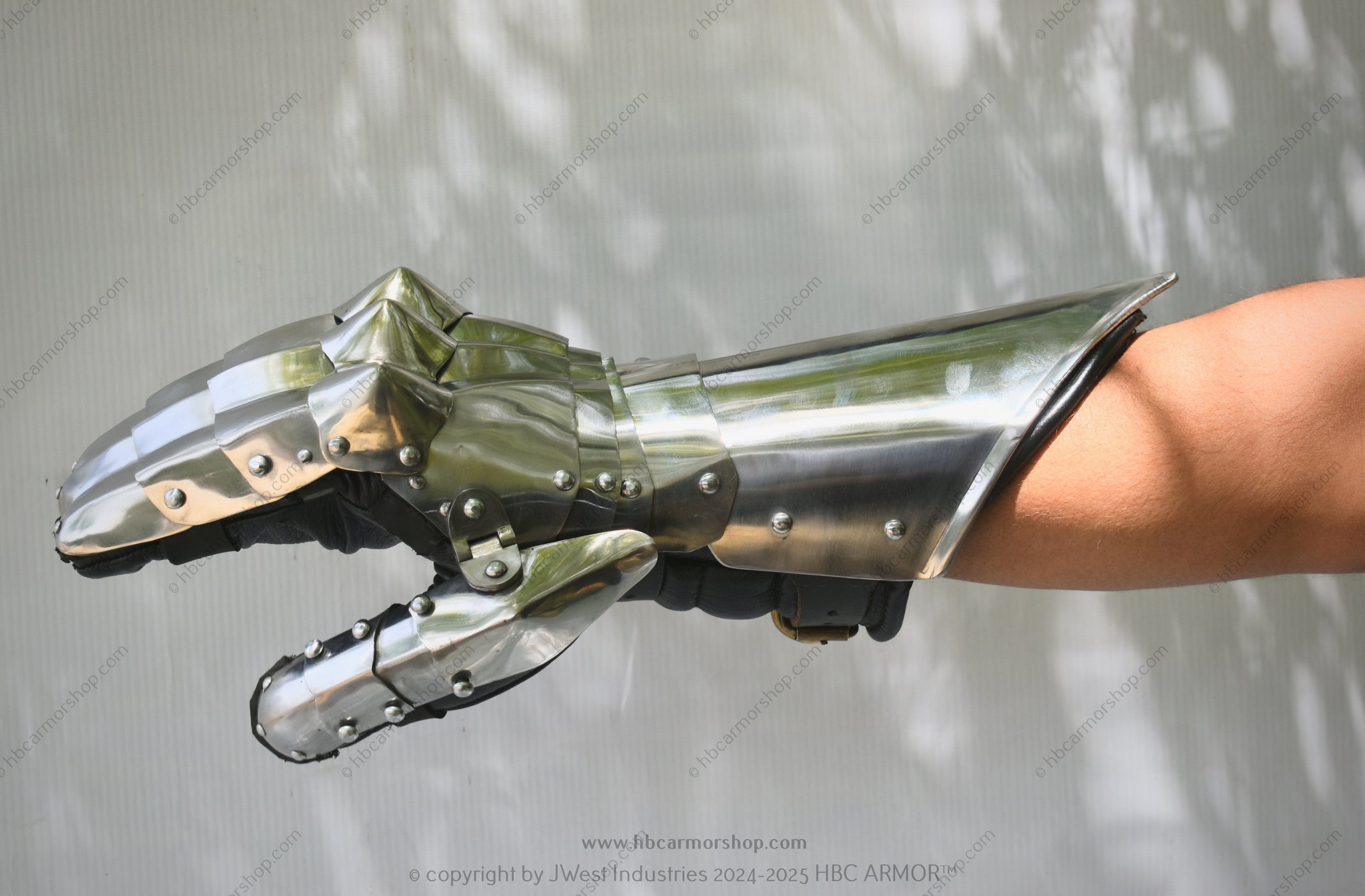 Gothic Augsburg Mitten Armour Hand Gauntlet — HBC Armor Shop