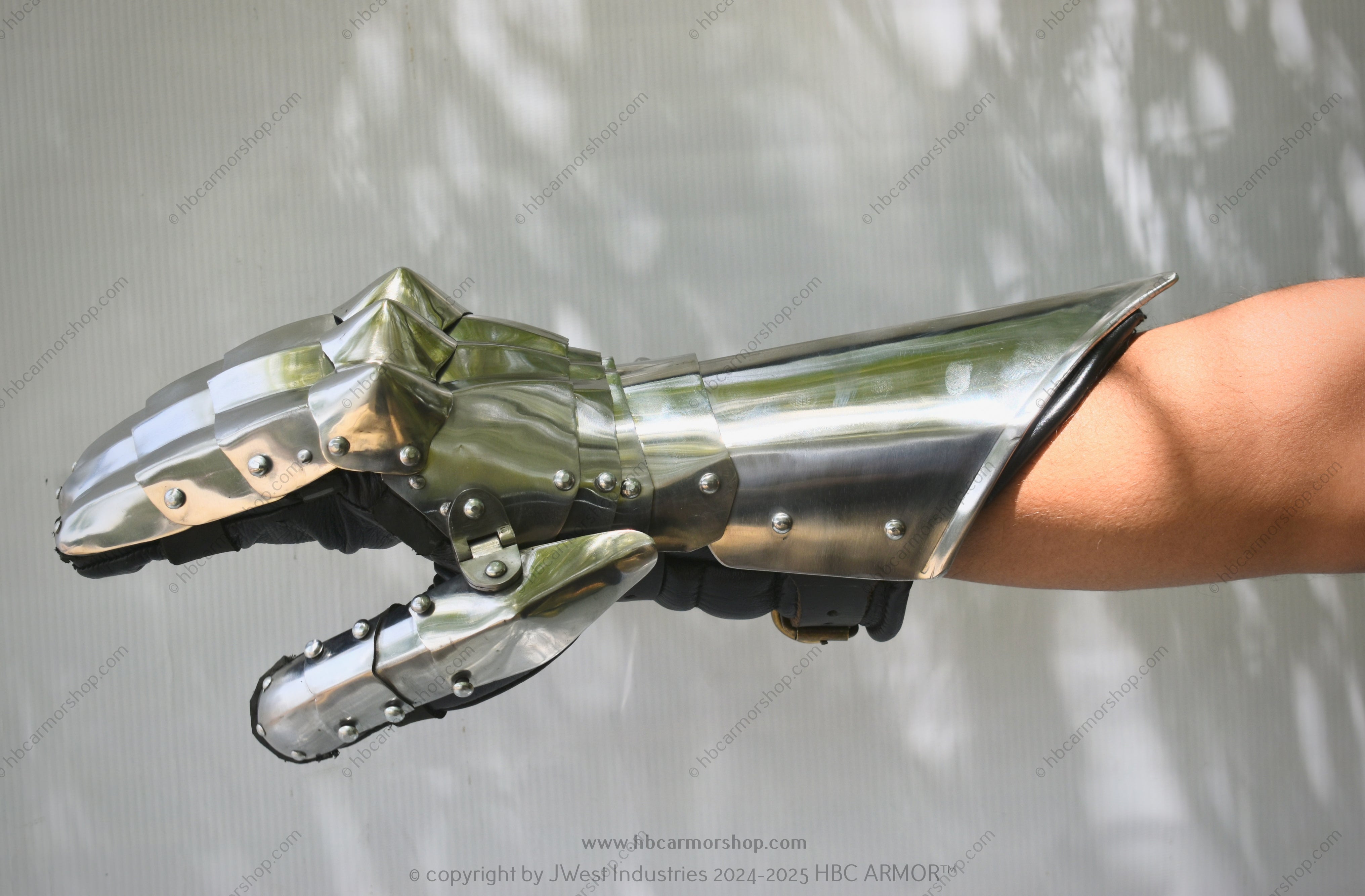 Gothic Augsburg Mitten Armour Hand Gauntlet — HBC Armor Shop