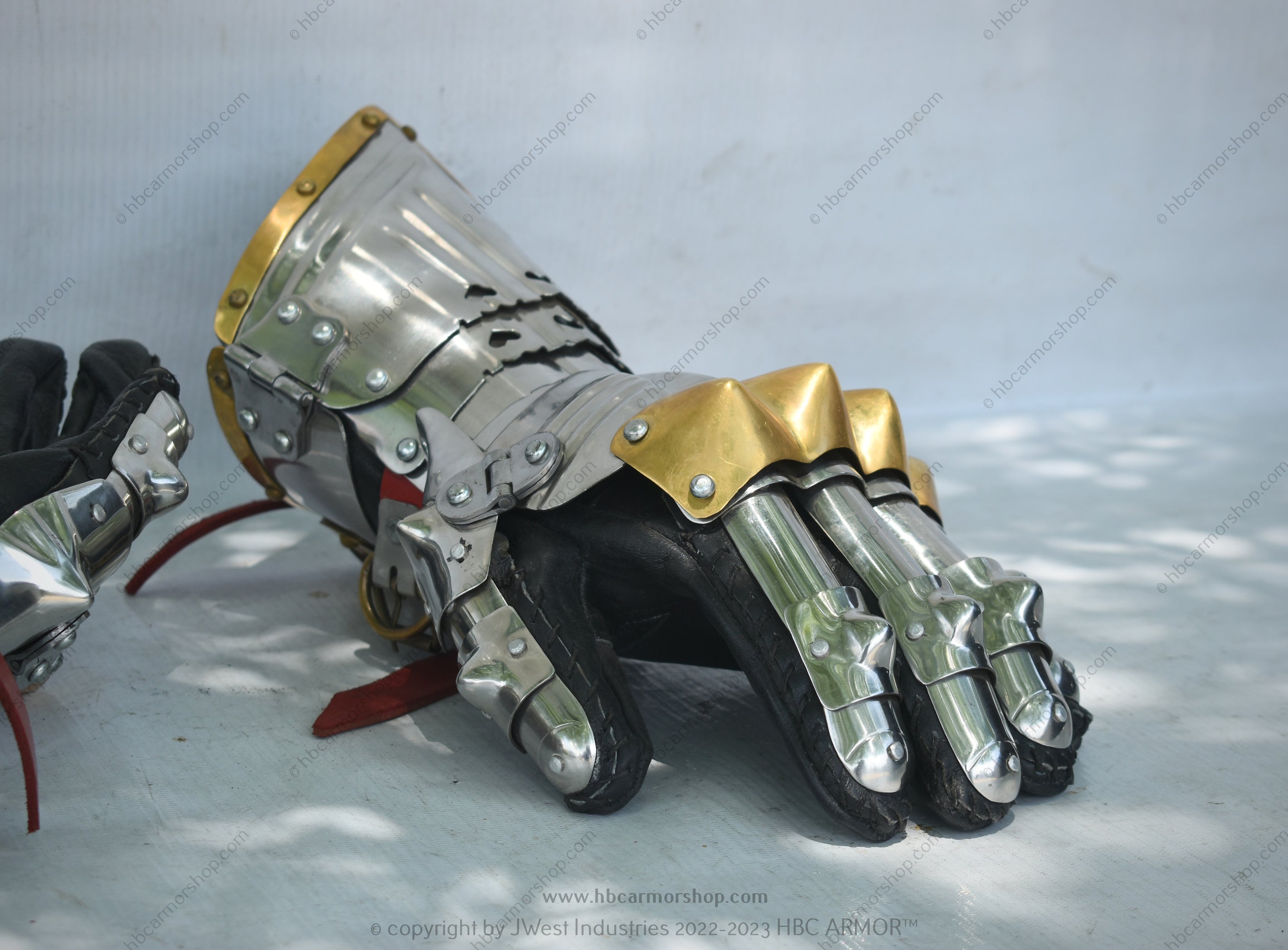 Handforged Gothic Gauntlet from Wallace Collection — HBC Armor Shop