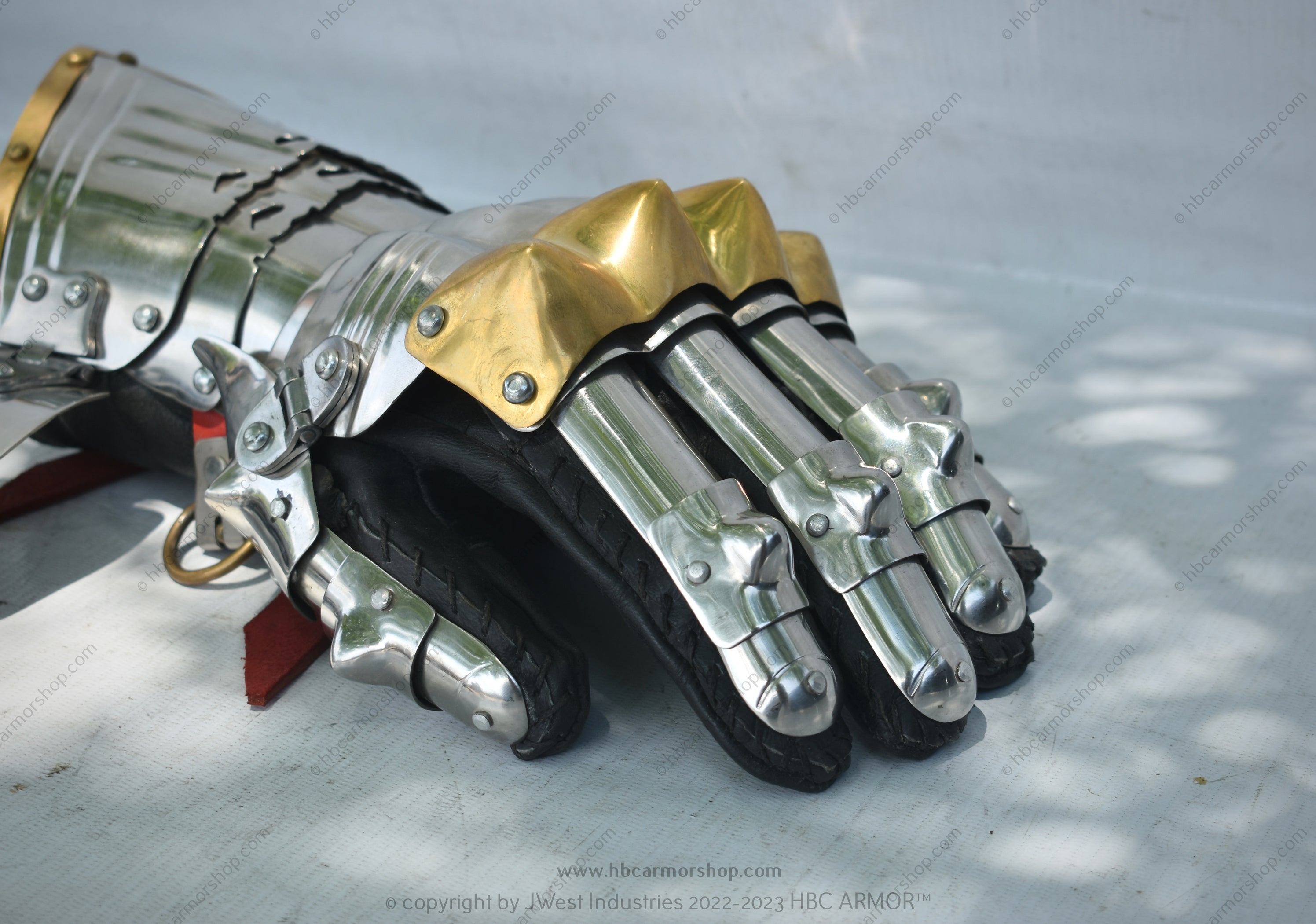 Handforged Gothic Gauntlet from Wallace Collection — HBC Armor Shop