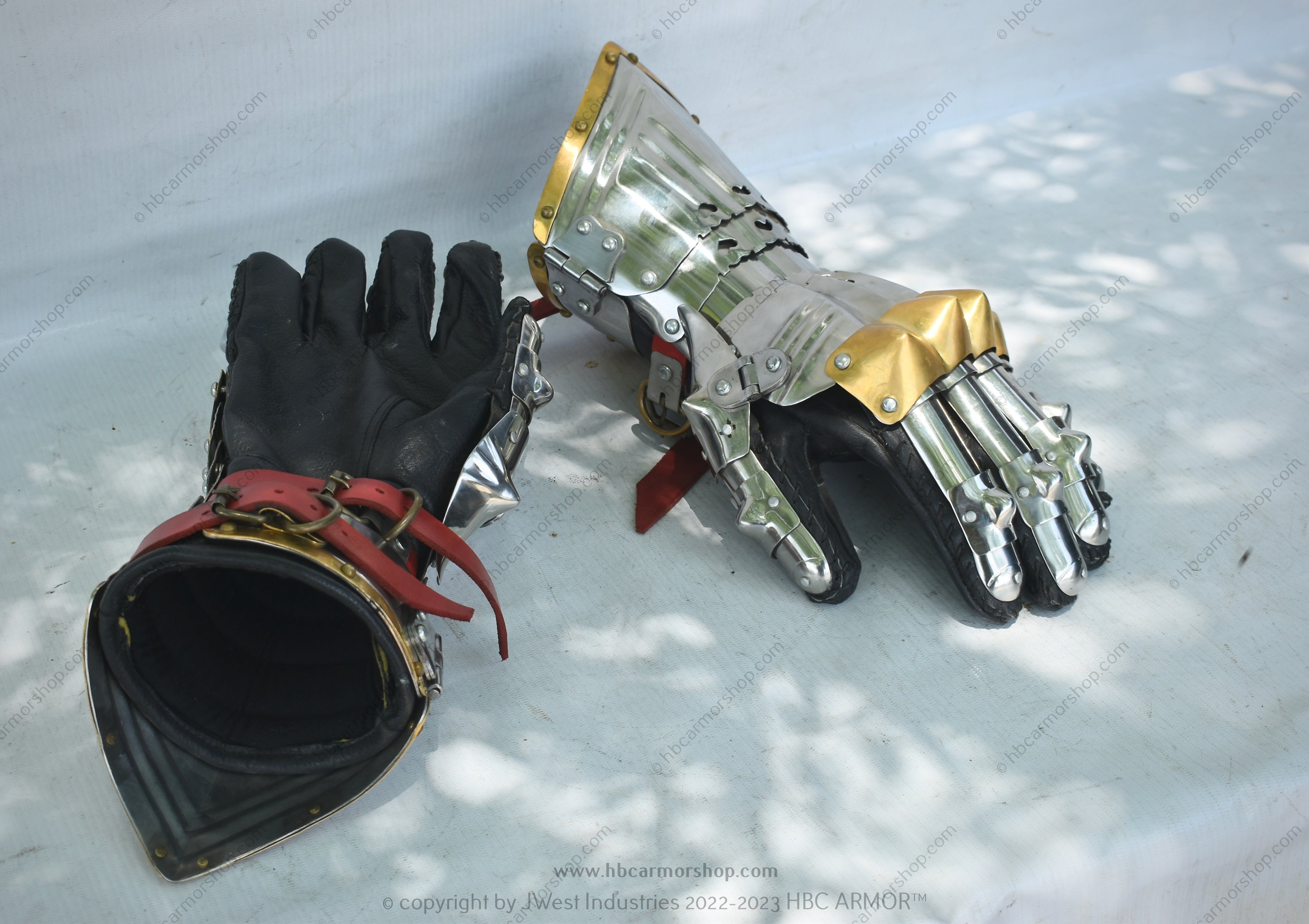 Handforged Gothic Gauntlet from Wallace Collection — HBC Armor Shop