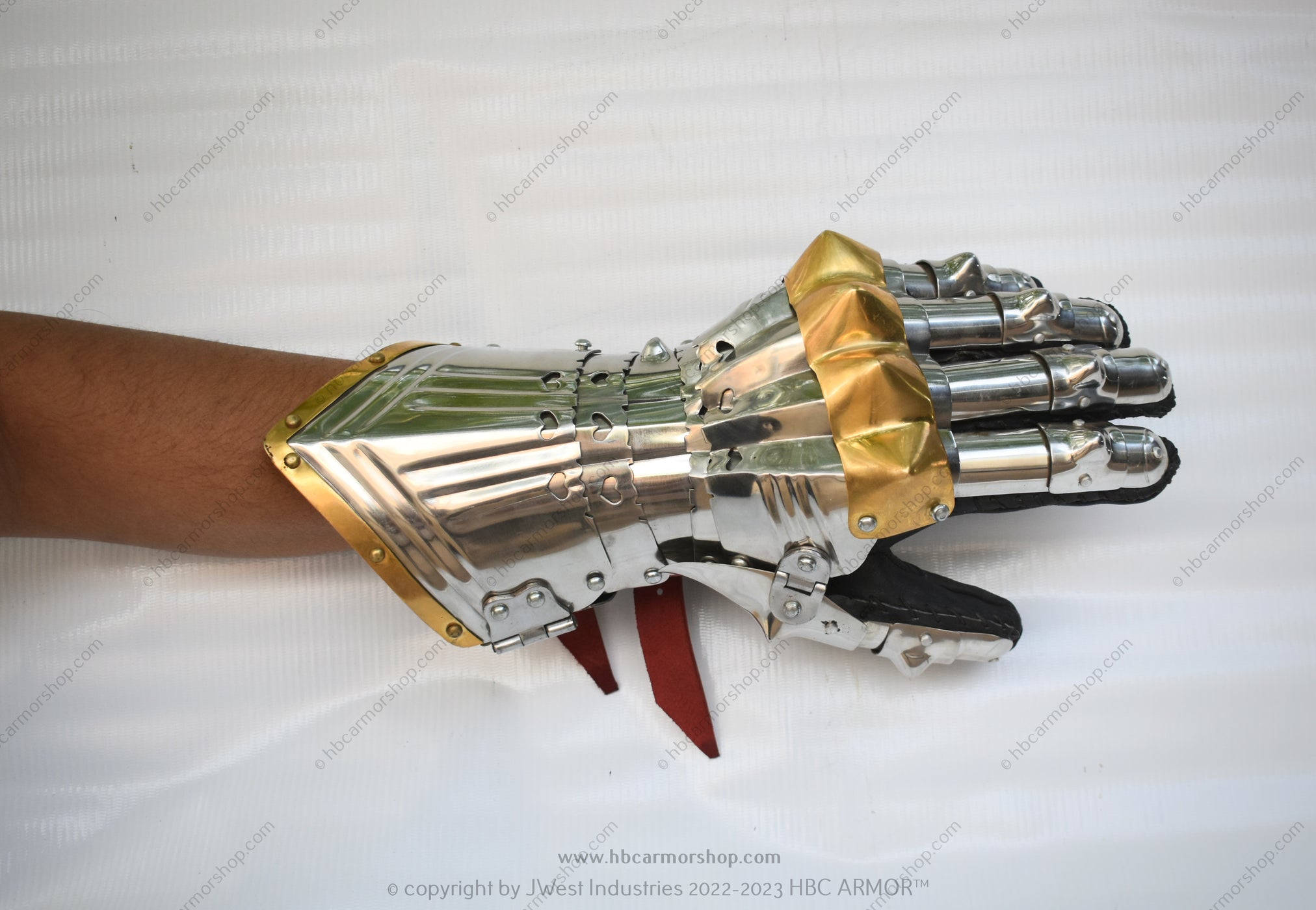 Handforged Gothic Gauntlet from Wallace Collection — HBC Armor Shop
