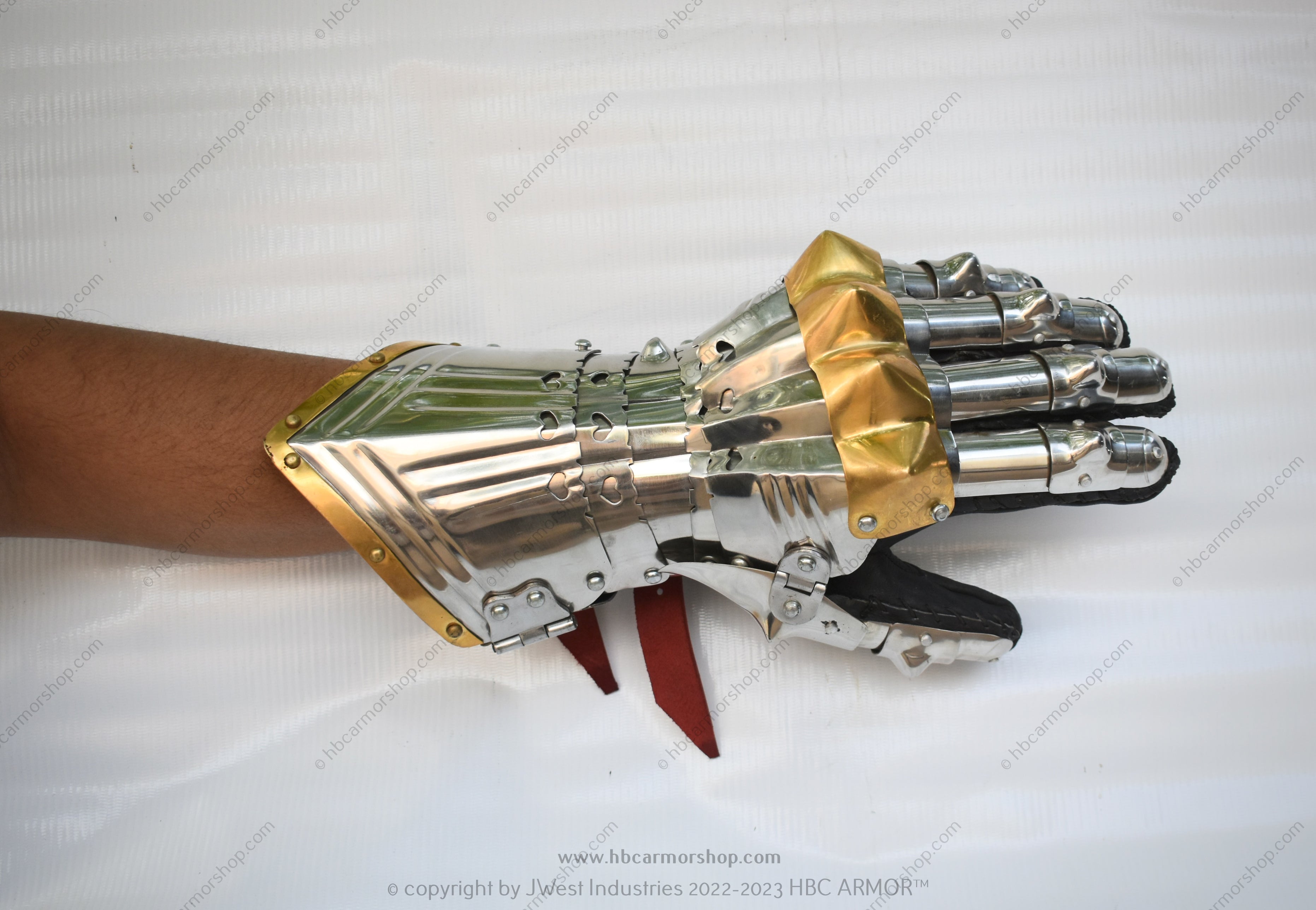 Handforged Gothic Gauntlet from Wallace Collection — HBC Armor Shop