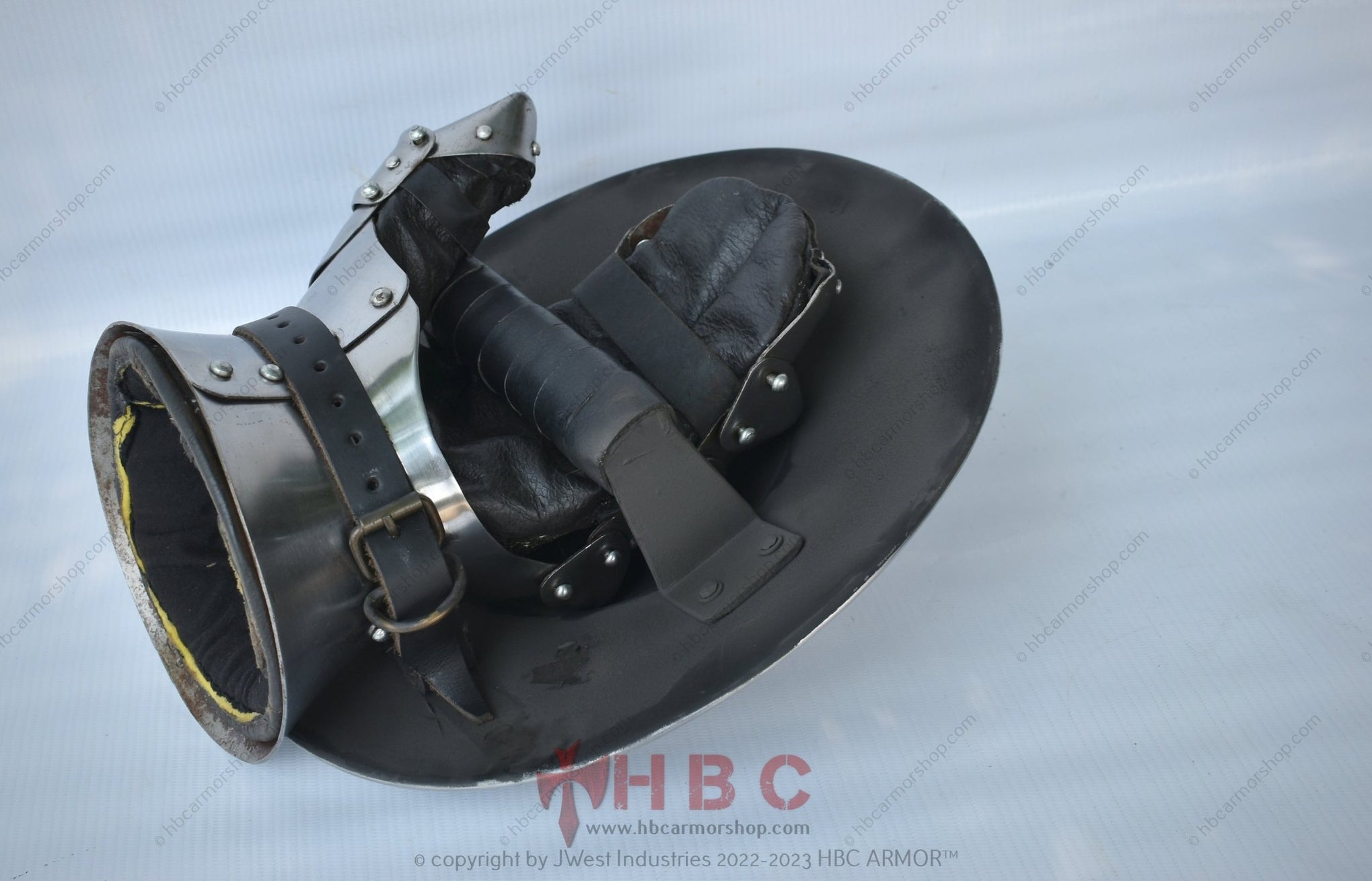 Buckler Shields | Tempered Spring Steel Buckler Shield for Medieval Ar ...