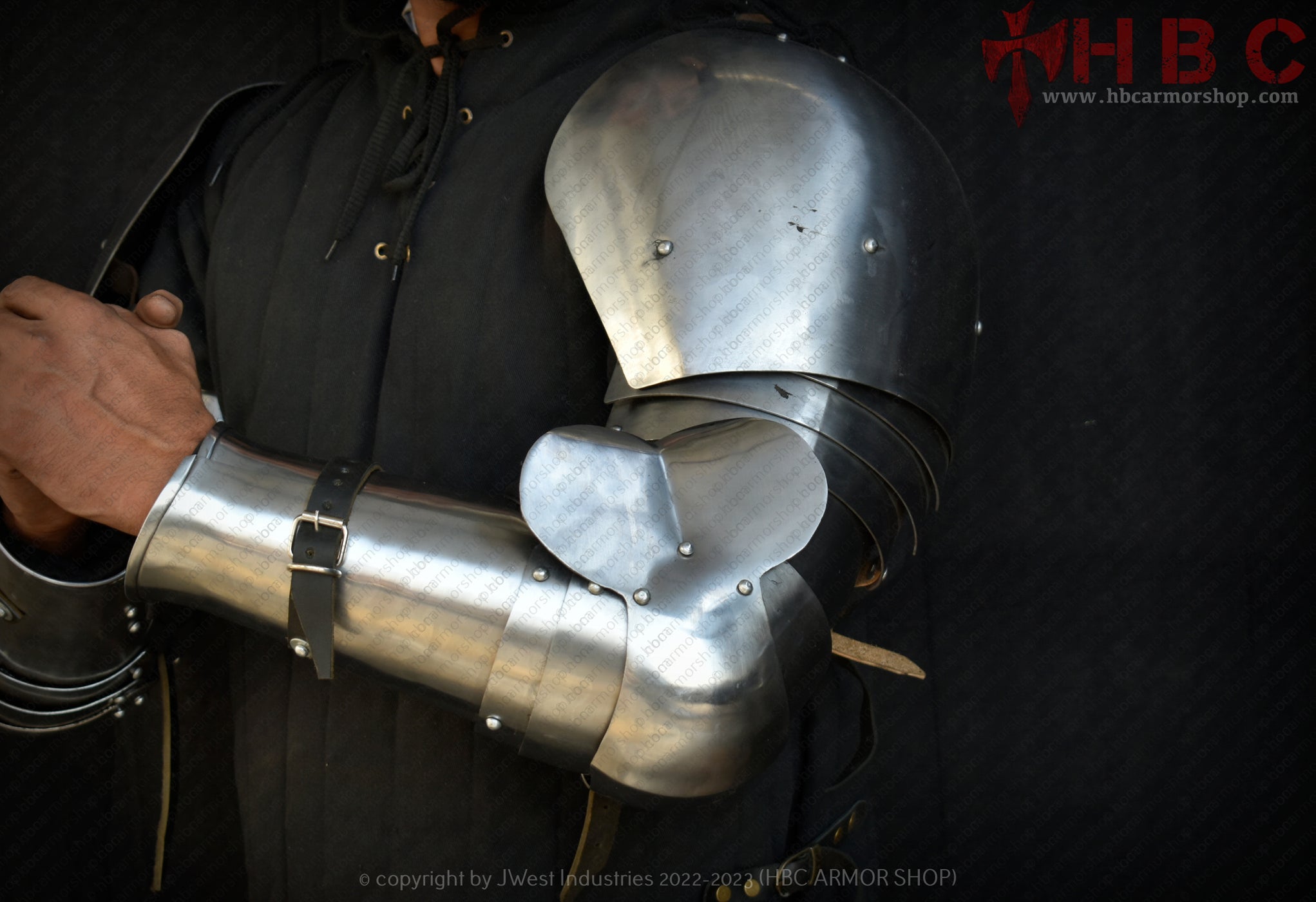 European Anatomical Arms With pauldron — HBC Armor Shop