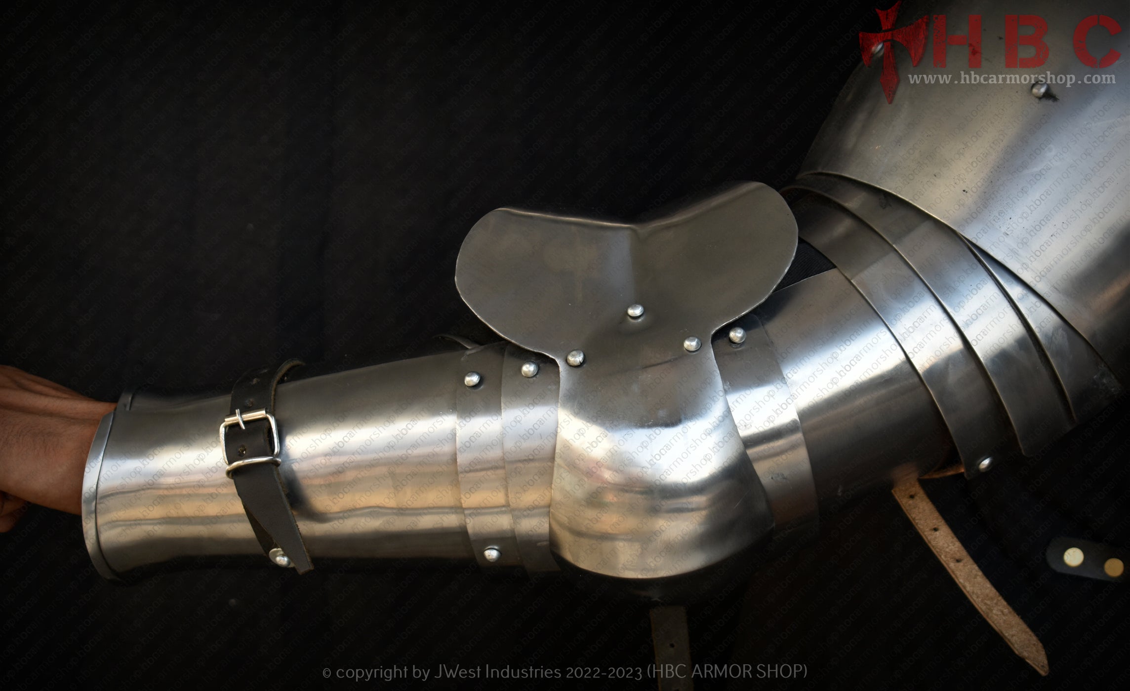 European Anatomical Arms With pauldron — HBC Armor Shop