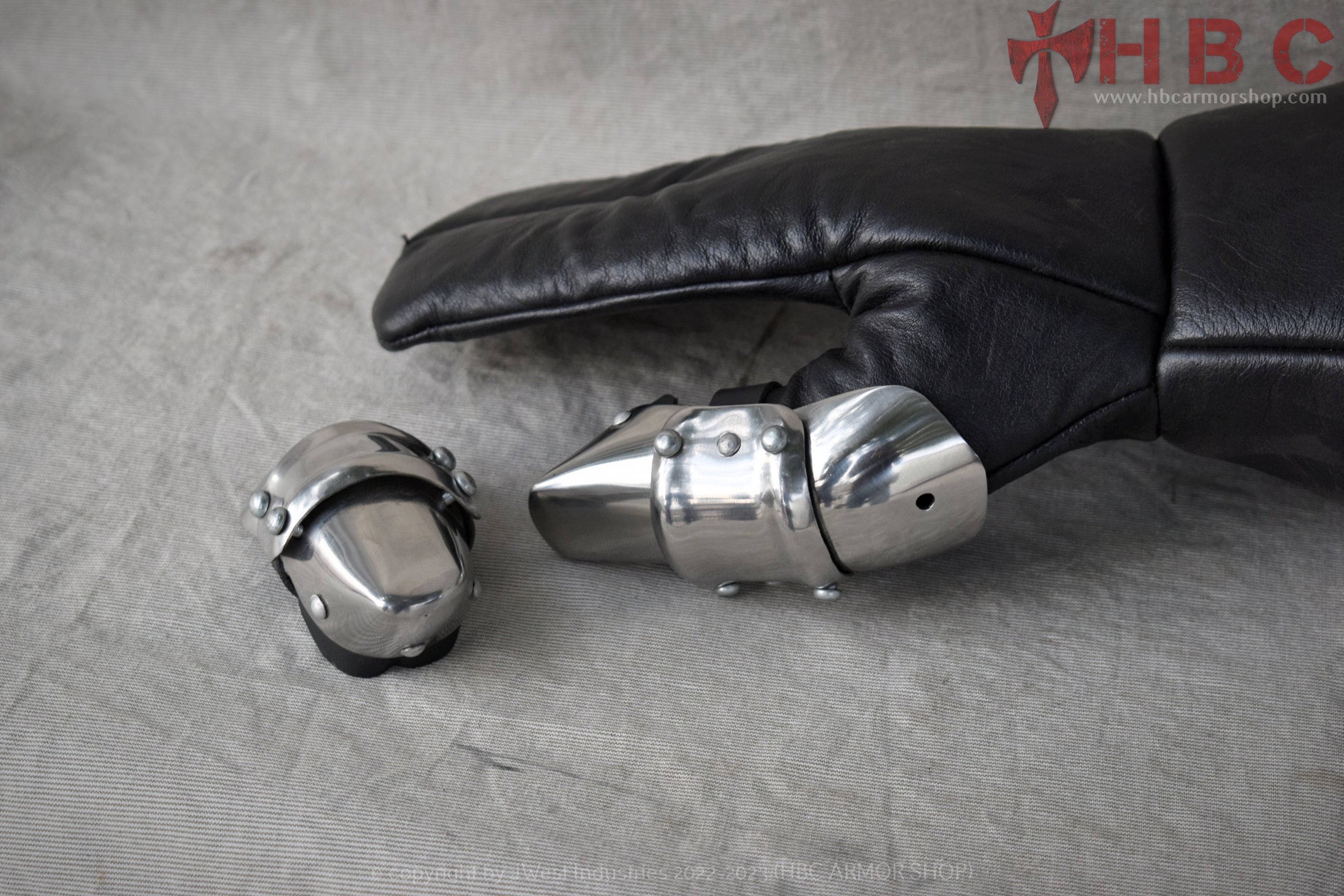 Enclosed thumb for Steel Gauntlet & Mittens — HBC Armor Shop